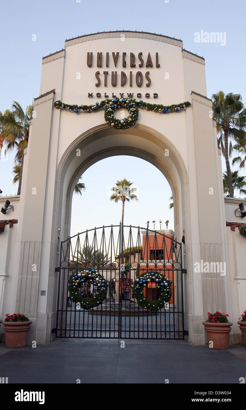 Entrance gate universal studios hollywood hi-res stock photography and ...