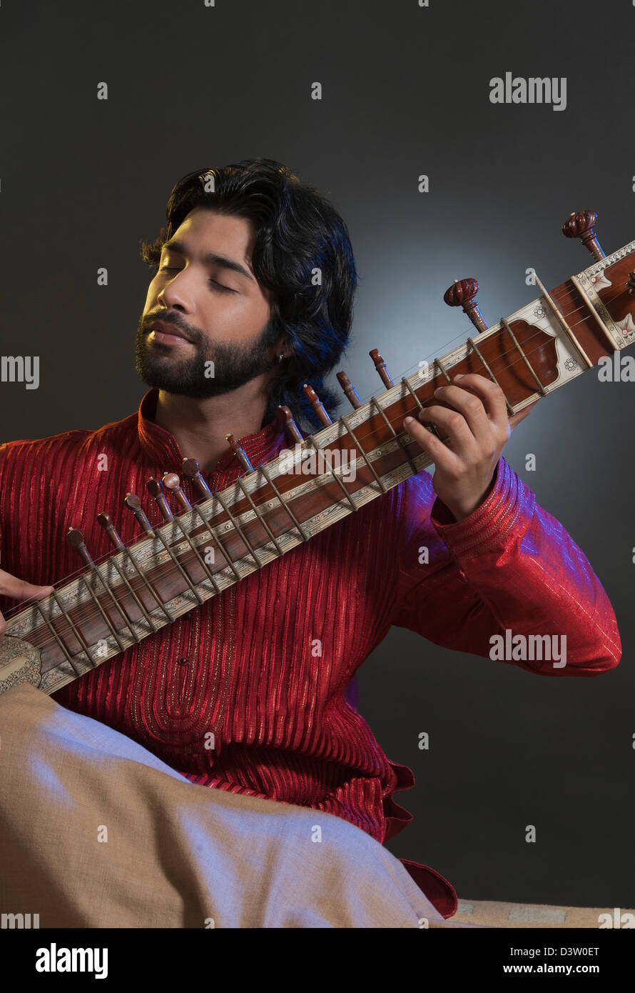 Man Playing Sitar Stock Photos & Man Playing Sitar Stock Images - Alamy