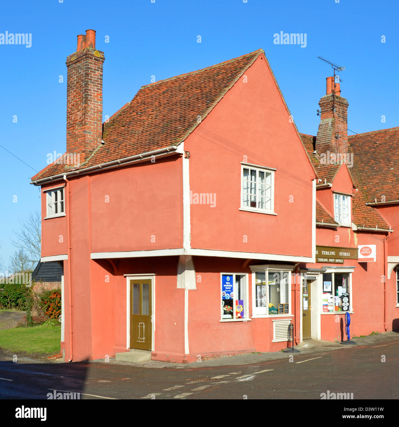 Village shop and post office hi-res stock photography and images - Alamy