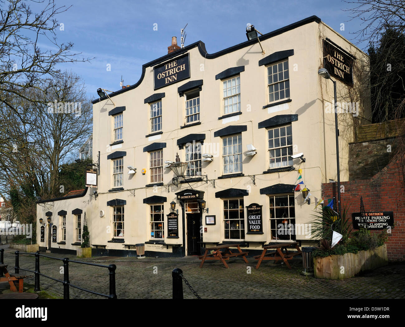 The Ostrich Inn, Bathurst Basin, Bristol Docks Stock Photo - Alamy