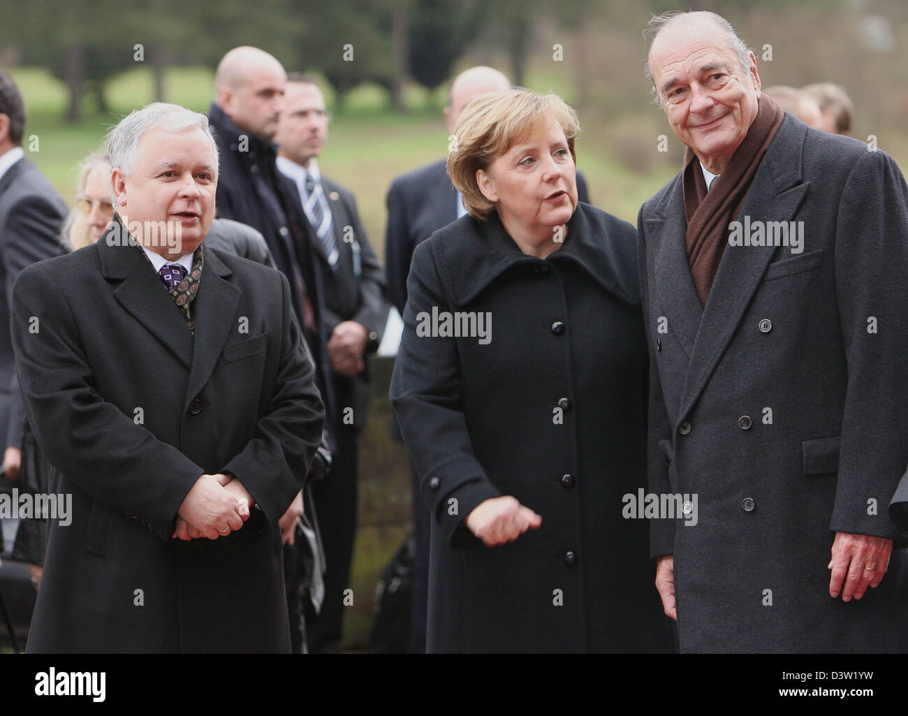 (L-R) Polish President Lech Kaczynski, German Chancellor Angela Merkel ...
