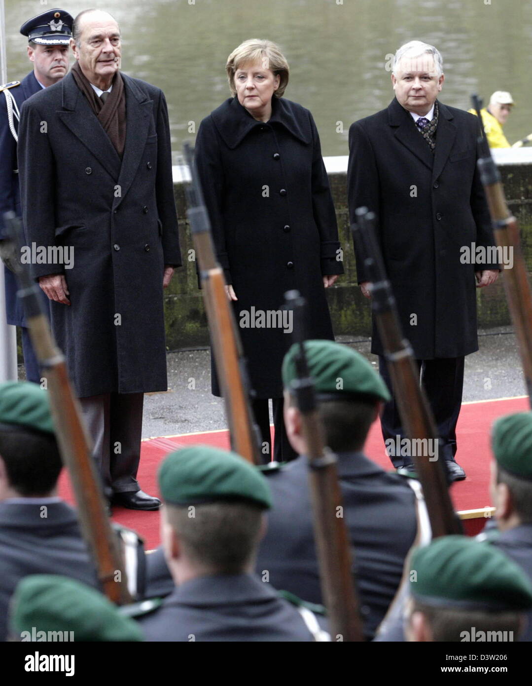 (L-R) French President Jacques Chirac, German Chancellor Angela Merkel ...