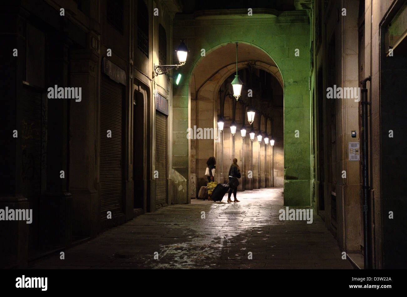 Passage to Plaça Reial at night Stock Photo - Alamy