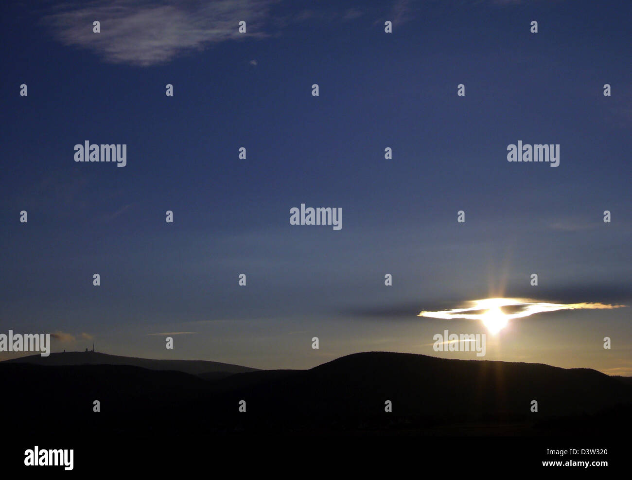 (dpa file) - The picture shows the view up to the Brocken summit, the ...