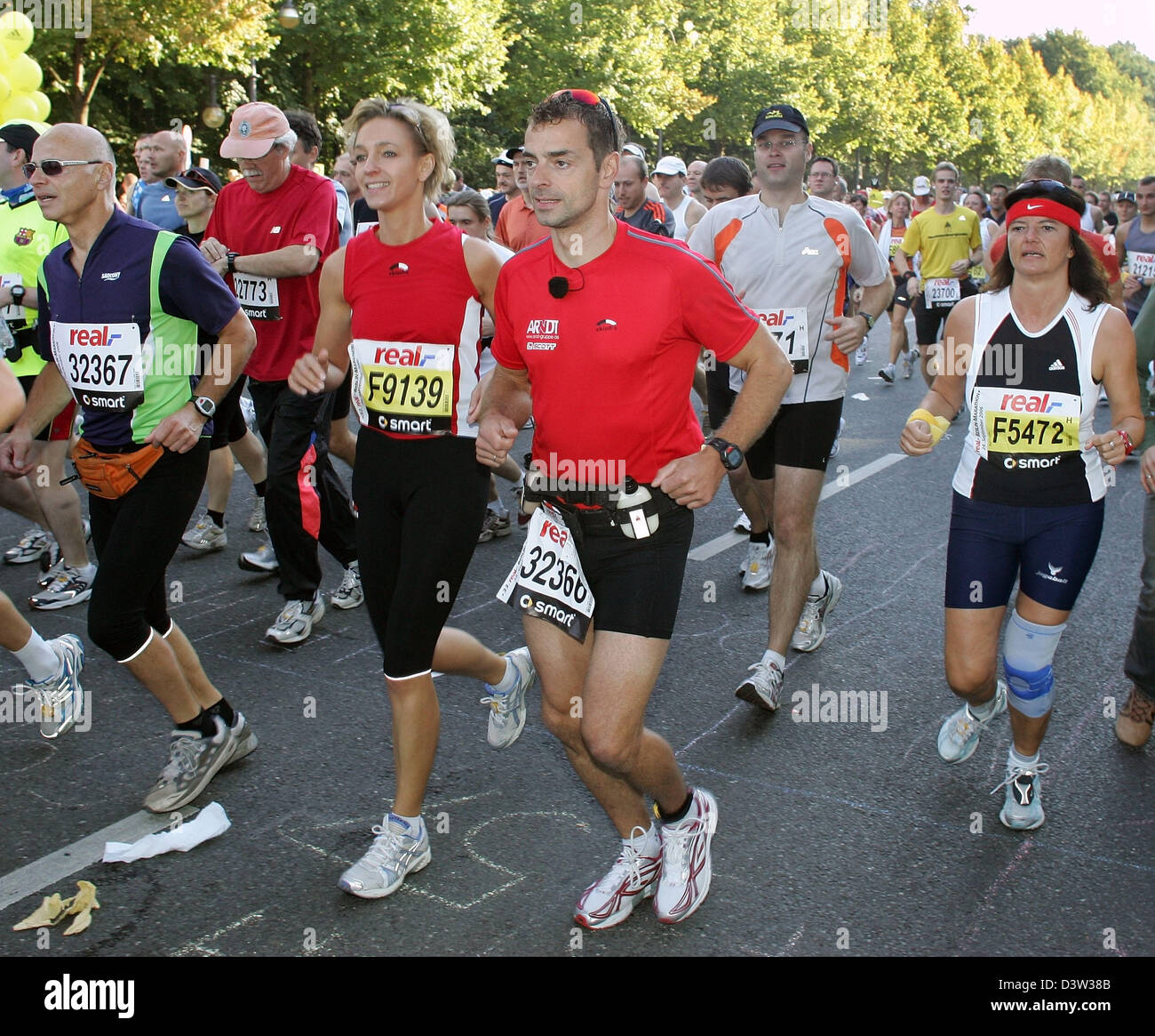 Actress Conny Niedrig (C), her father Werner (L) and brother Bernd (R ...
