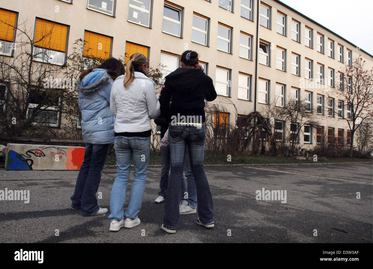 The picture shows students of a secondary modern school on the ...