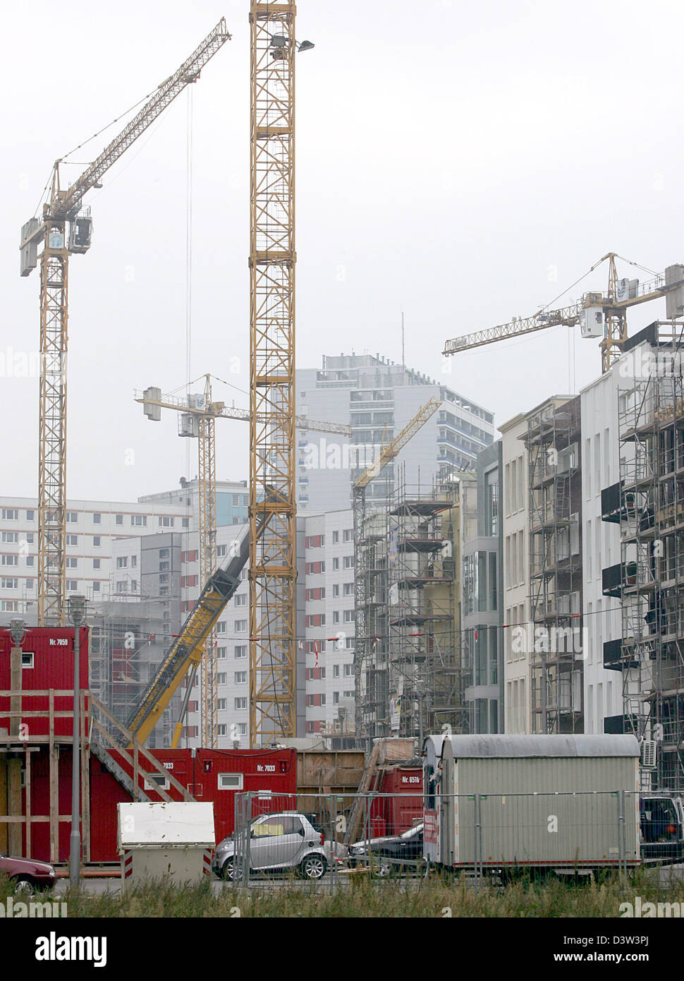 Almost finished houses hi-res stock photography and images - Alamy
