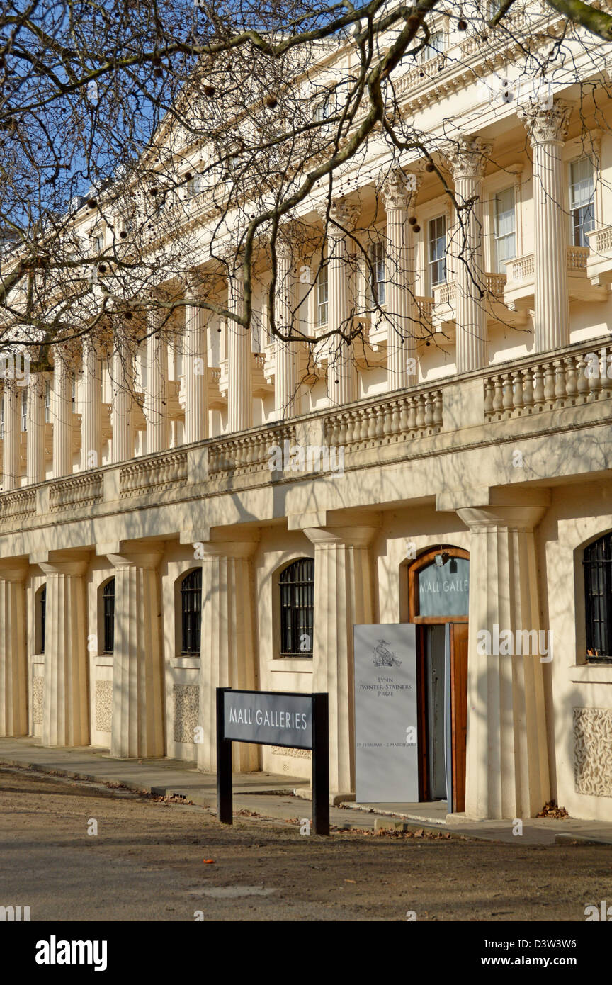 Carlton house terrace hi-res stock photography and images - Alamy