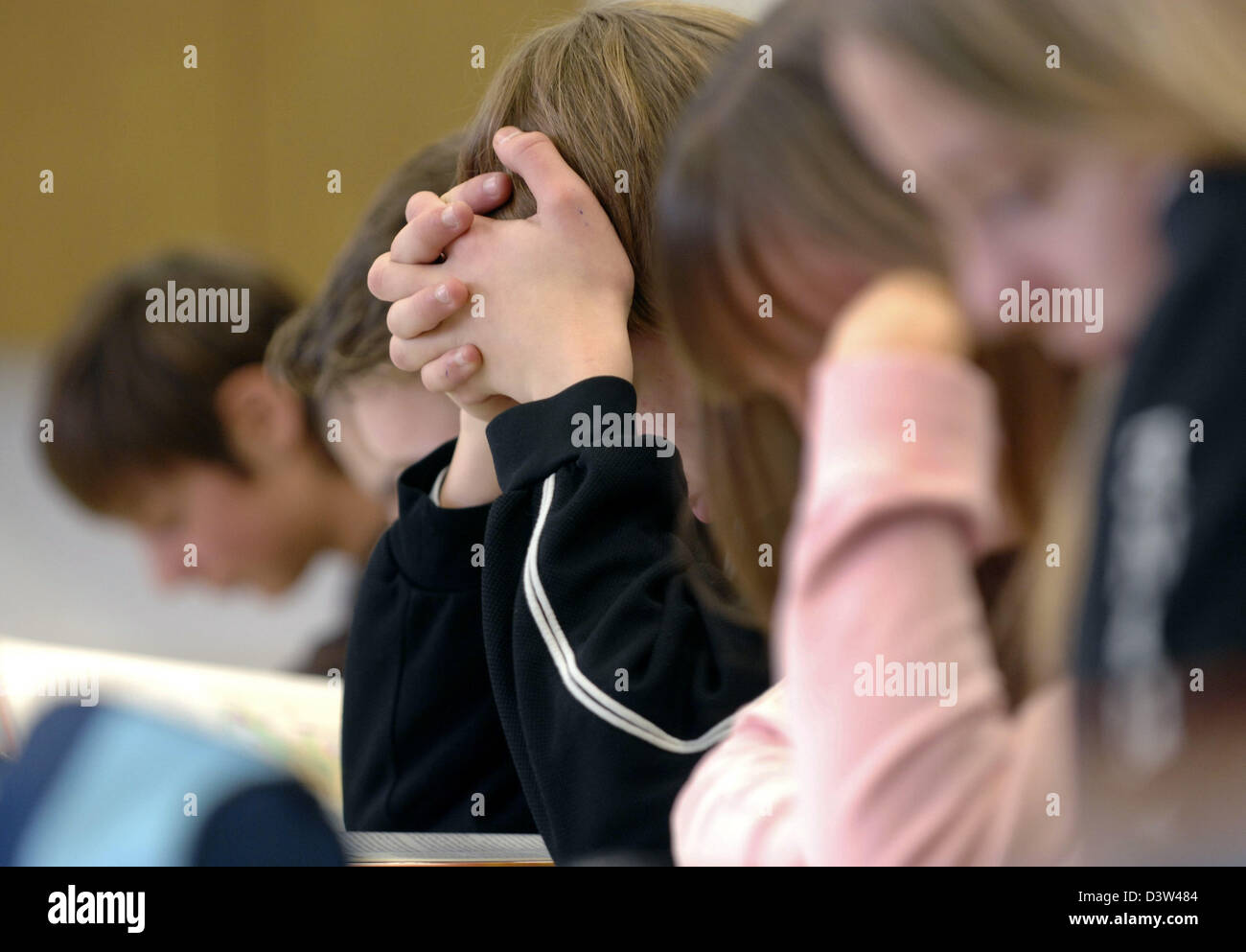 Pupils of a 'Hauptschule' (basic secondary school) take part in a ...
