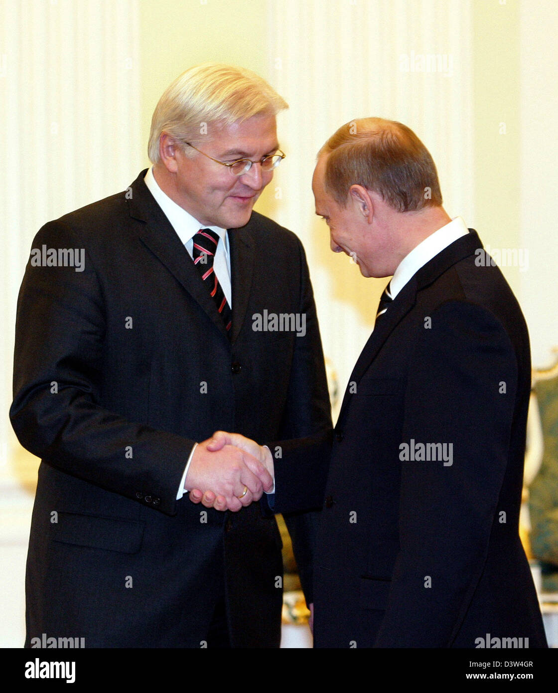 German Federal Foreign Minister Frank-Walter Steinmeier (L) is welcomed ...