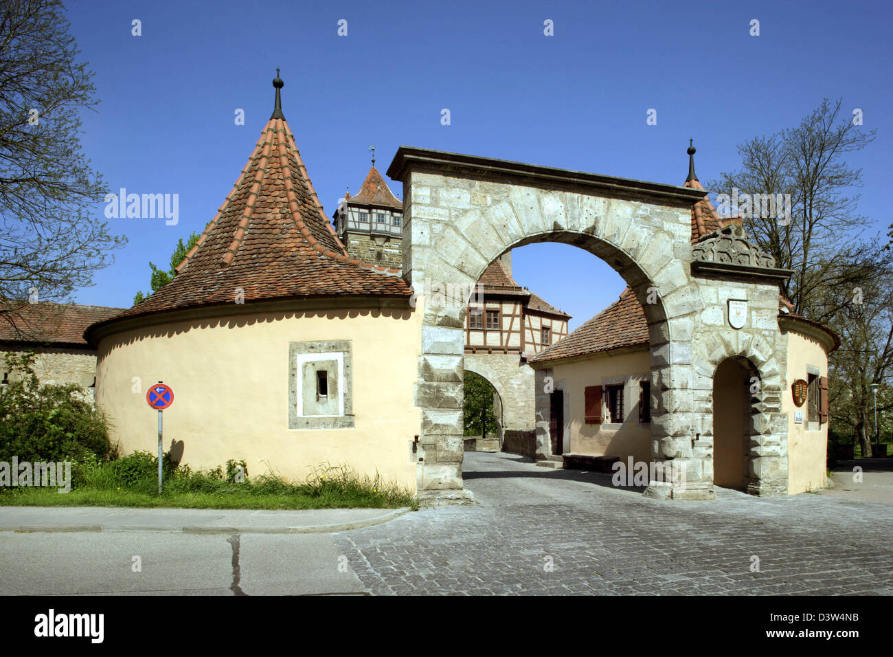The picture shows the so-called Roeder Gate in the medieval town of ...