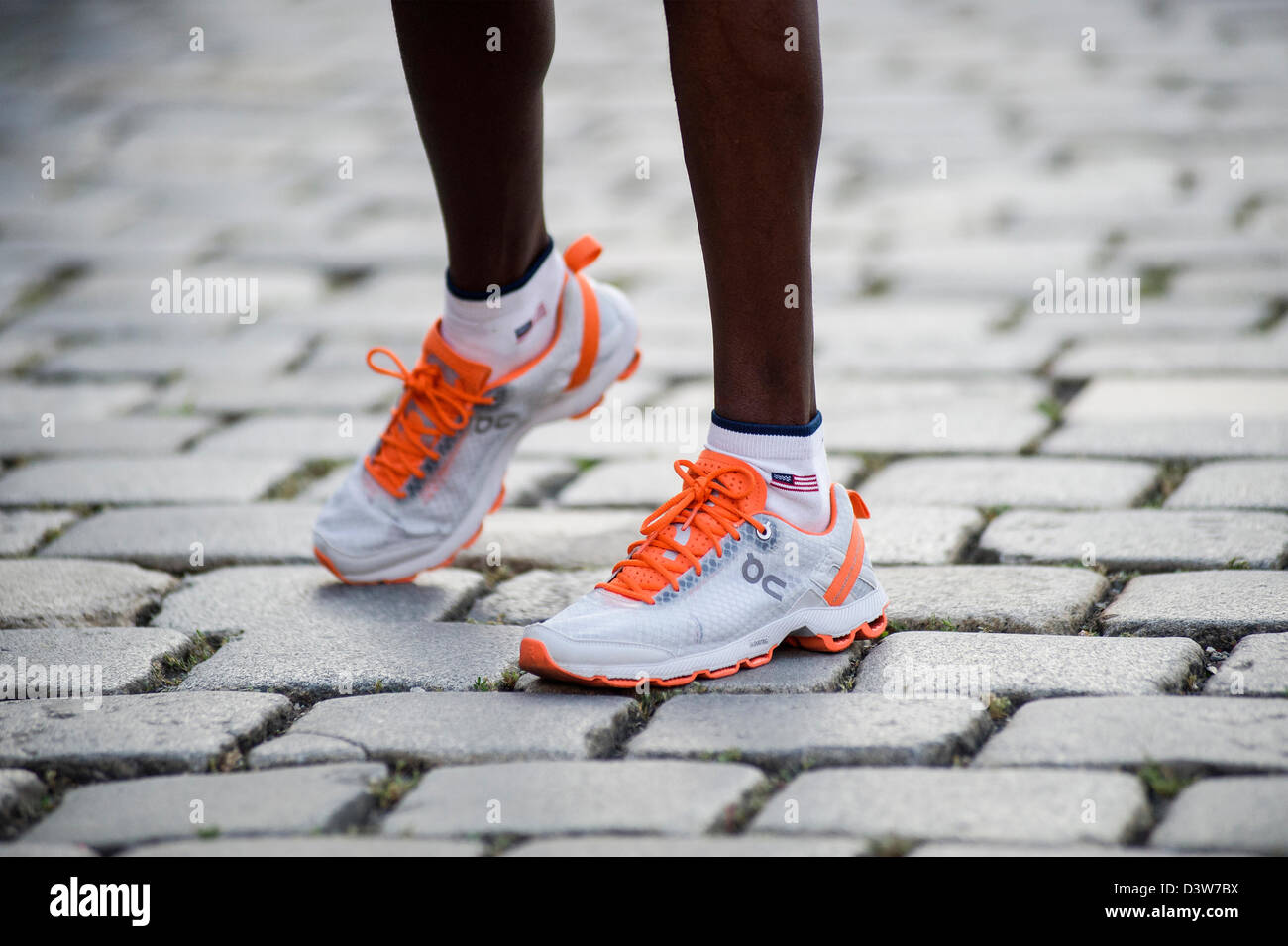 Cobblestones feet legs hi-res stock photography and images - Alamy