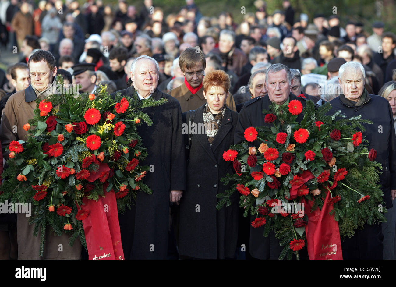 Bodo Ramelow (L-R), Oskar Lafontaine, Petra Rau, Lothar Bisky and Hans ...