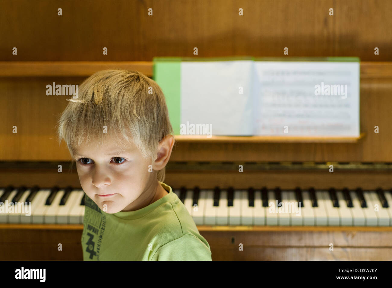 Piano lessons hi-res stock photography and images - Alamy