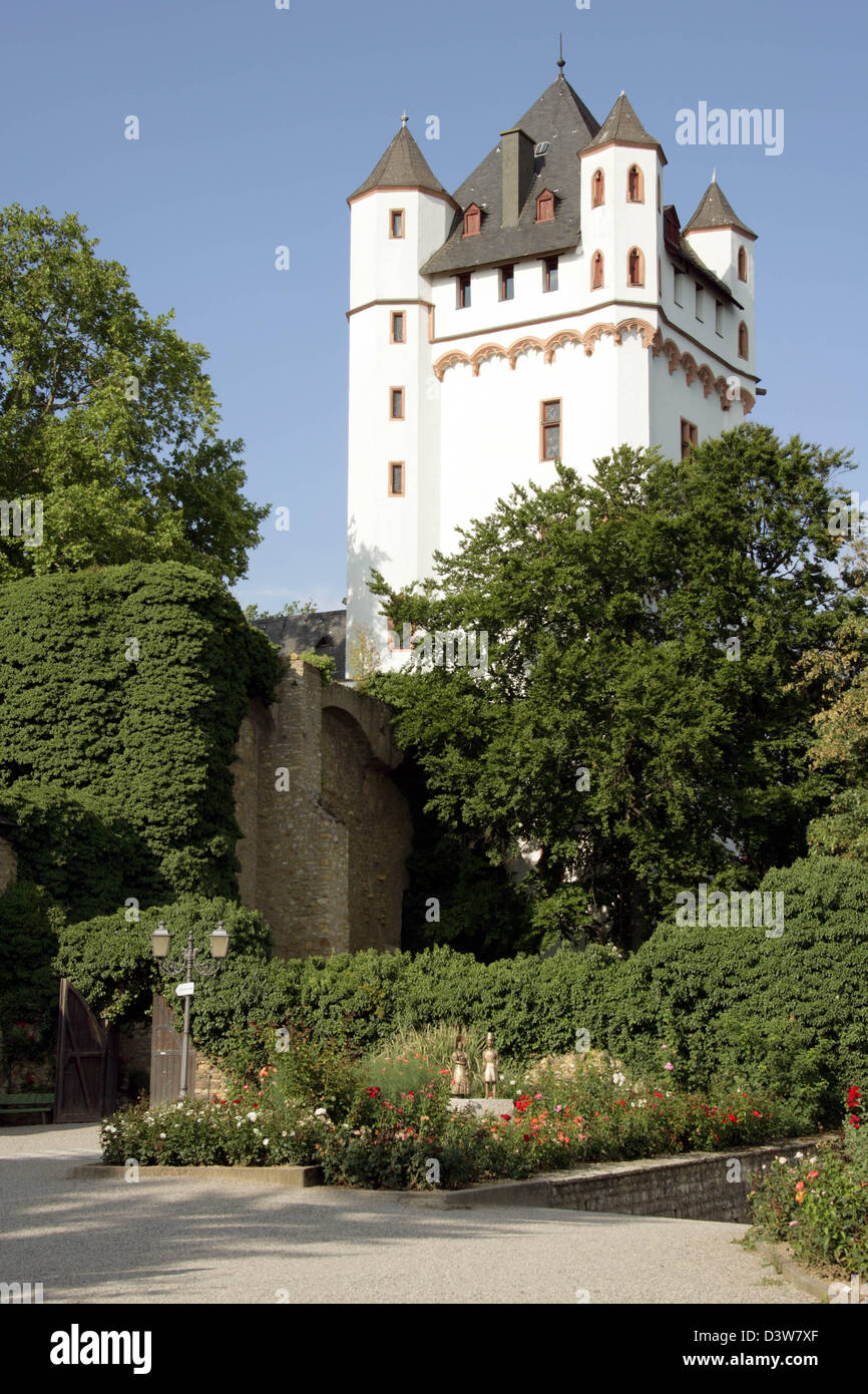 (dpa files) - The photo shows the castle of the electoral princes of ...