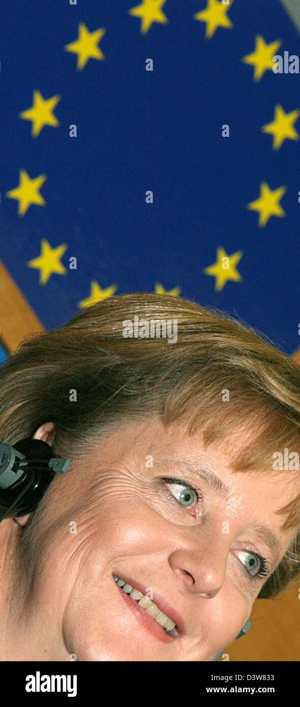 France government logo hi-res stock photography and images - Alamy