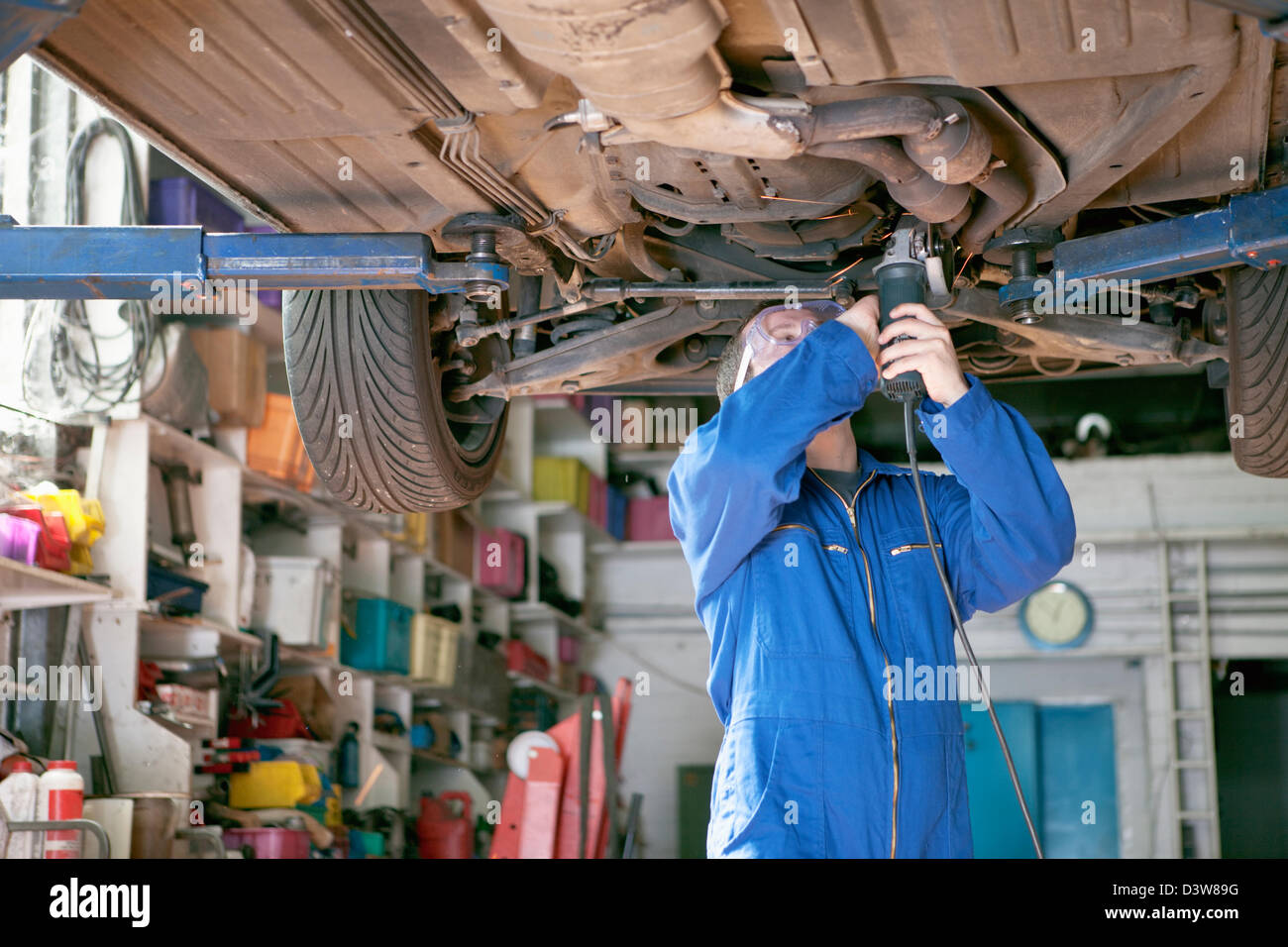 Female Auto Worker High Resolution Stock Photography and Images - Alamy