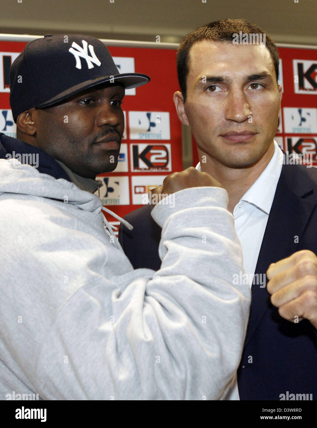 Ukrainian IBF and IBO boxing world champion Wladimir Klitschko (R ...