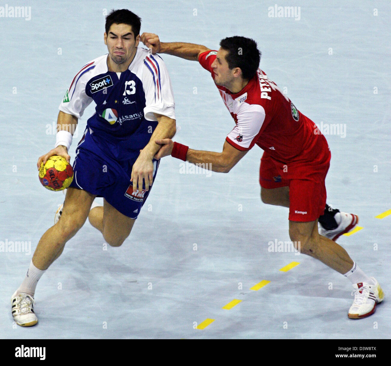 French handball international Nikola Karabatic (L) and Islands ...