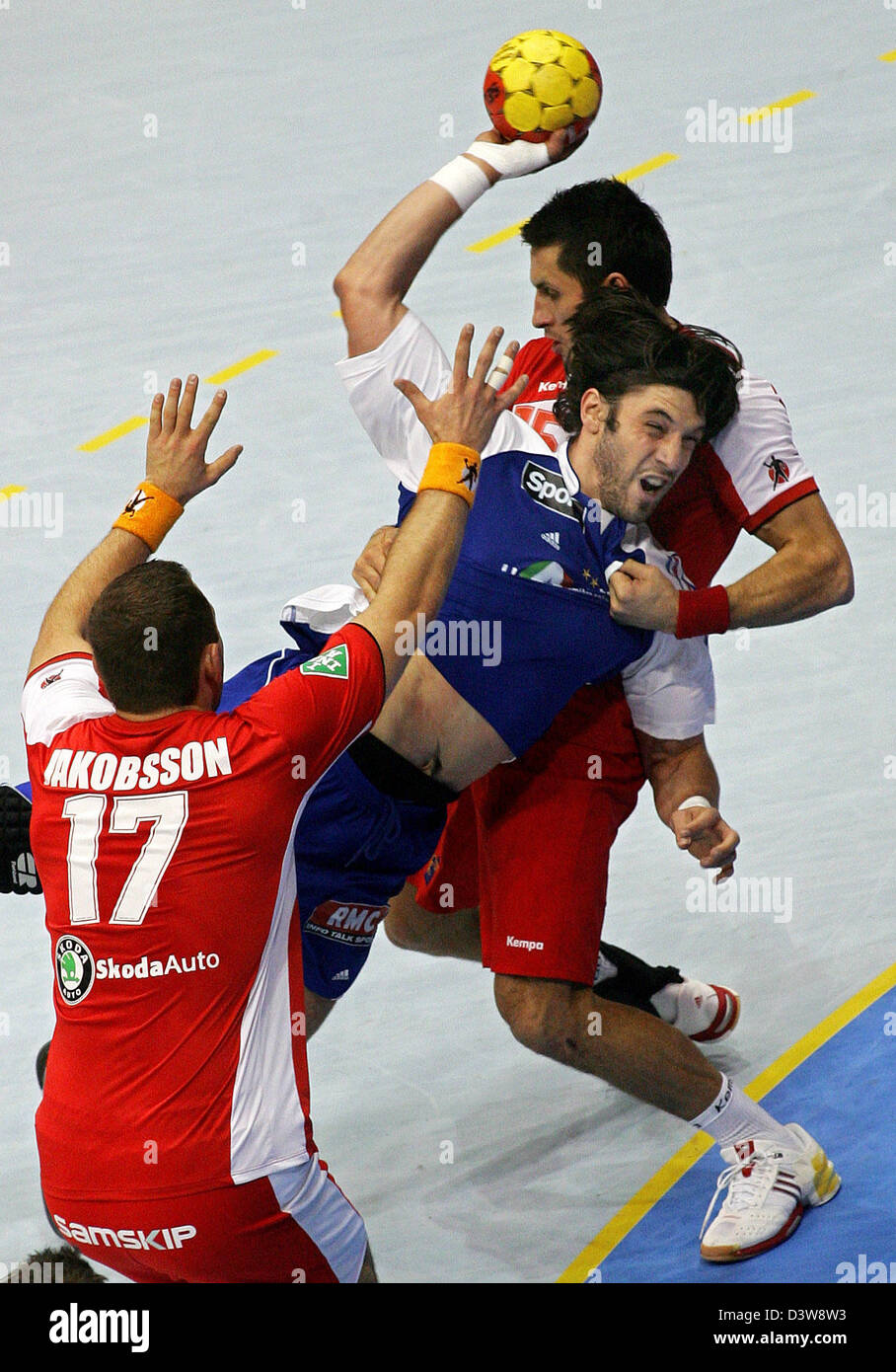 French handball international Bertrand Gille (C) faces Iceland's ...