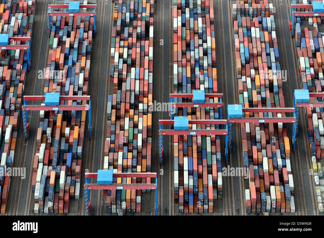 The aerial photo shows patterns of colourful containers at Altenwerder ...