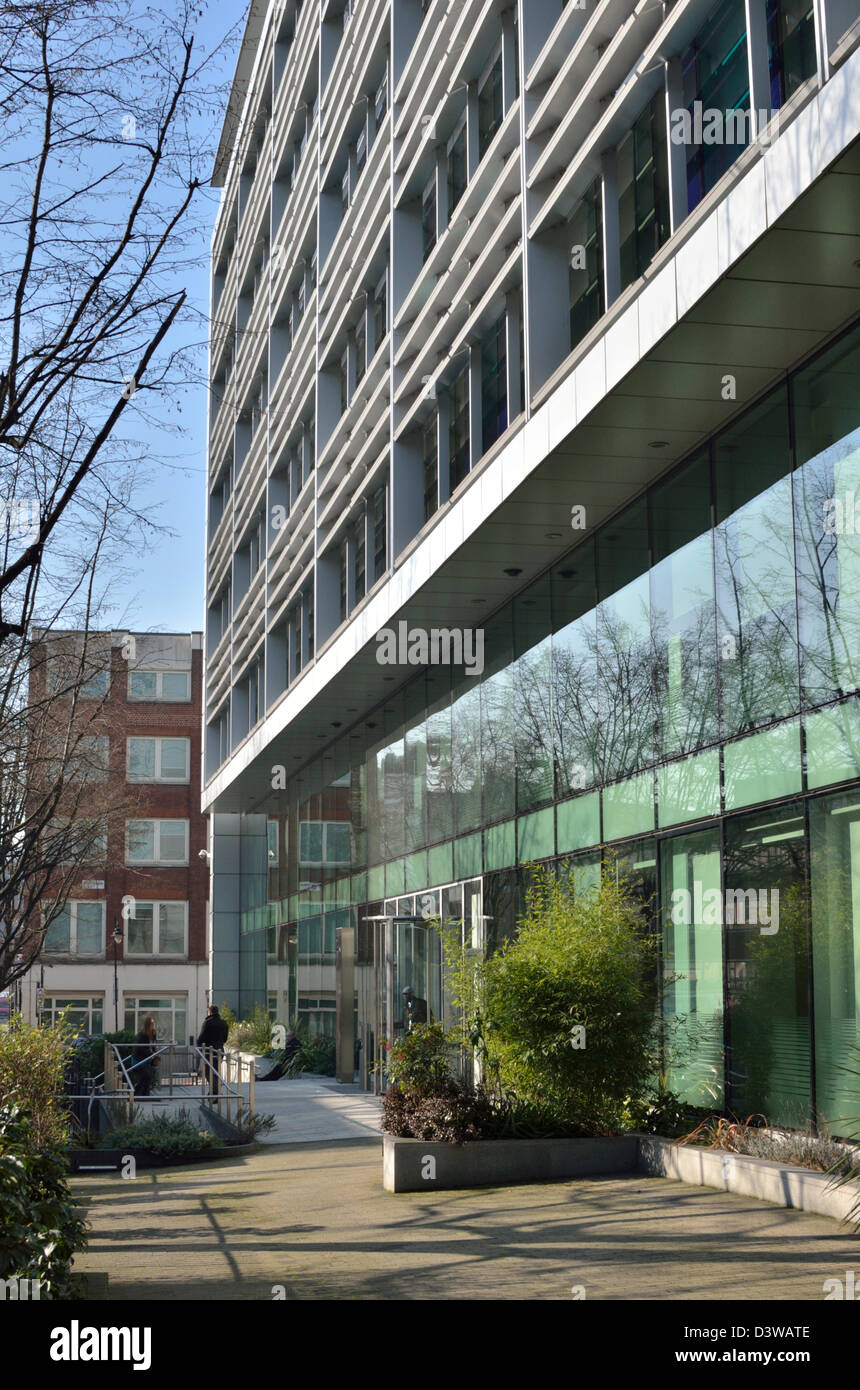 Kings cross road hi-res stock photography and images - Alamy