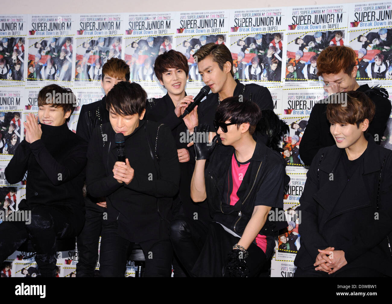 South Korean boy group Super Junior-M held press Stock Photo - Alamy