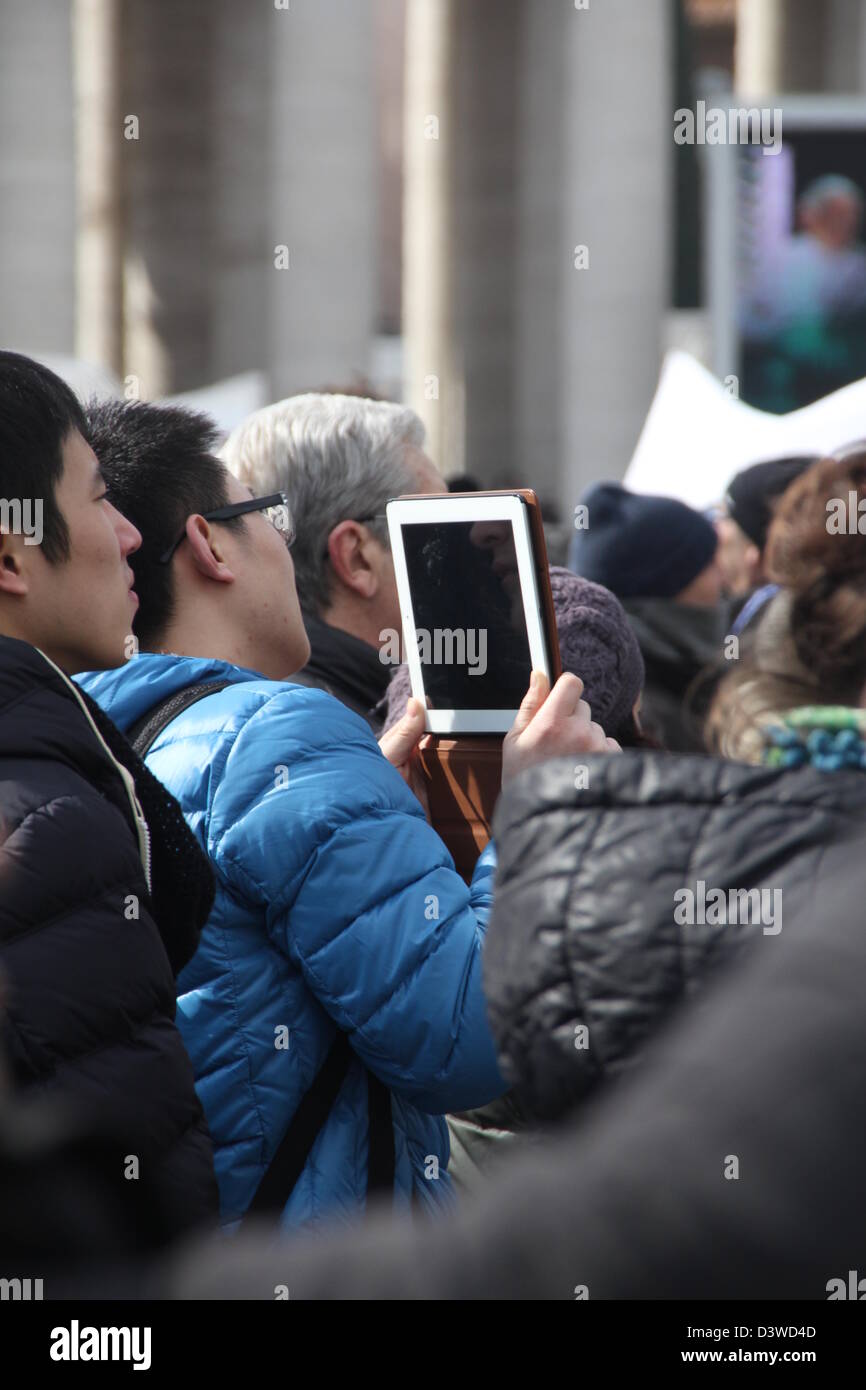 Rome, Italy. 24th February 2013. The last Angelus Sunday Blessing by ...
