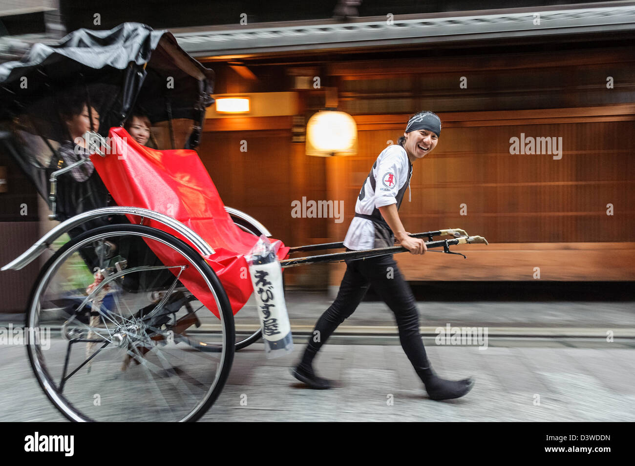 Man pulling a rickshaw in front of a temple, Kyoto, Japan, Asia Stock ...