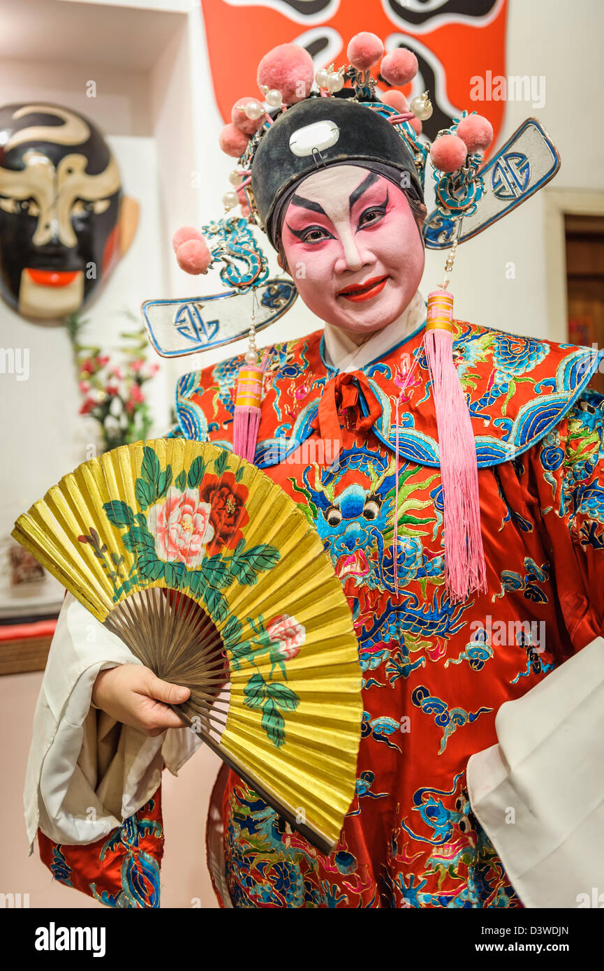 Asia singapore singer sing south hi-res stock photography and images ...