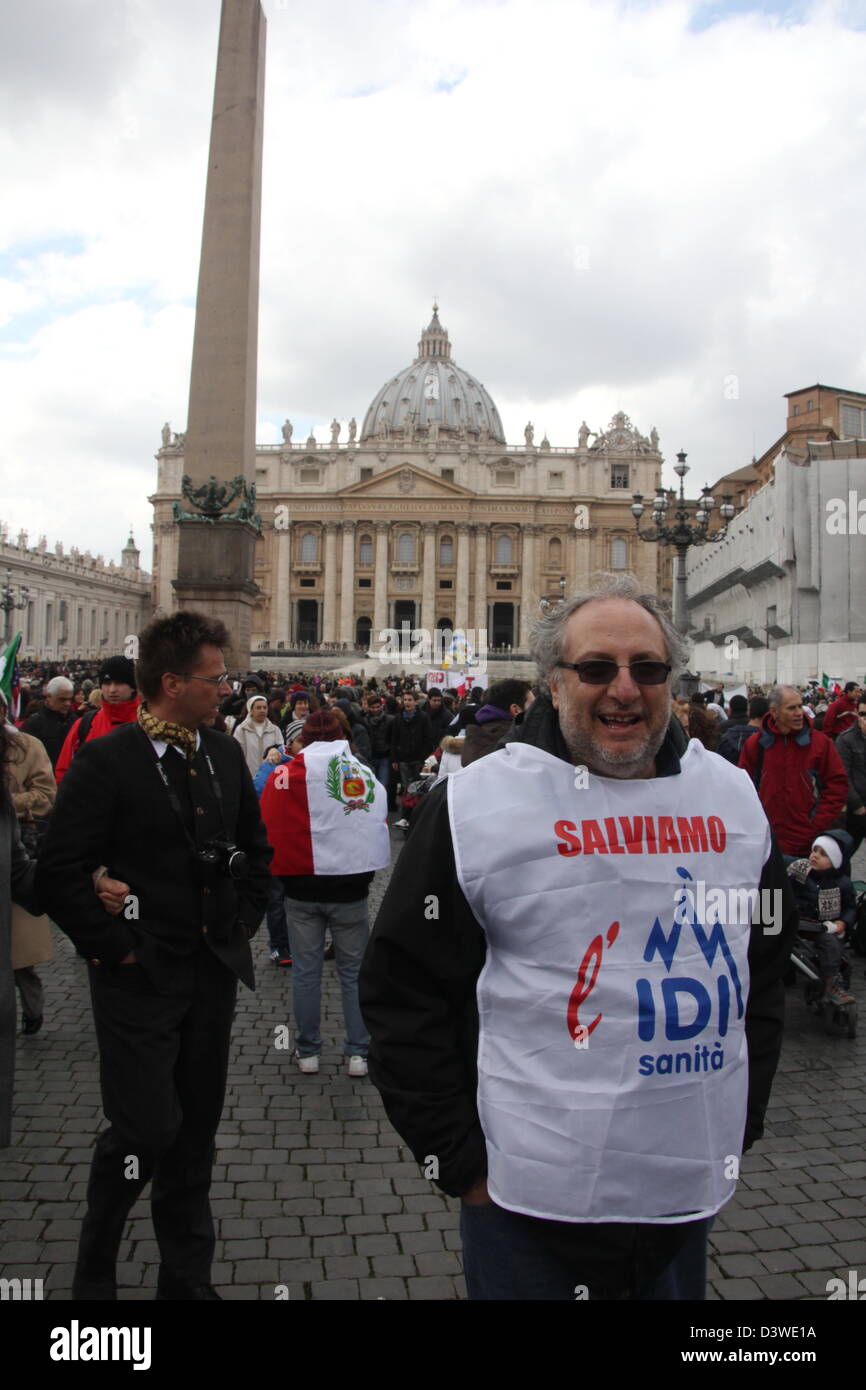 Rome, Italy. 24th February 2013. The last Angelus Sunday Blessing by ...