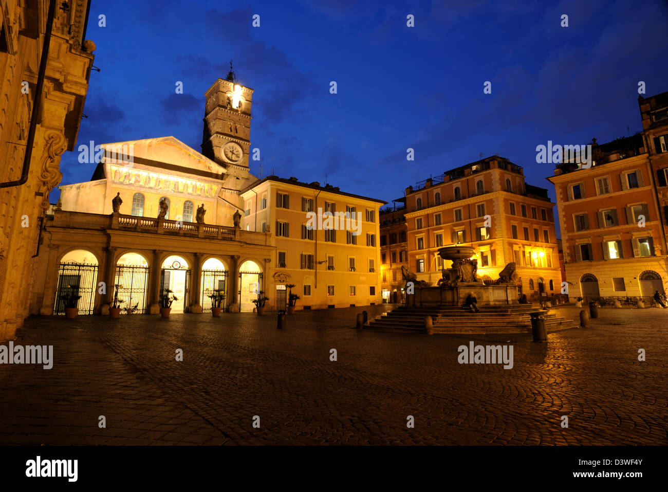 Trastevere at night hi-res stock photography and images - Alamy
