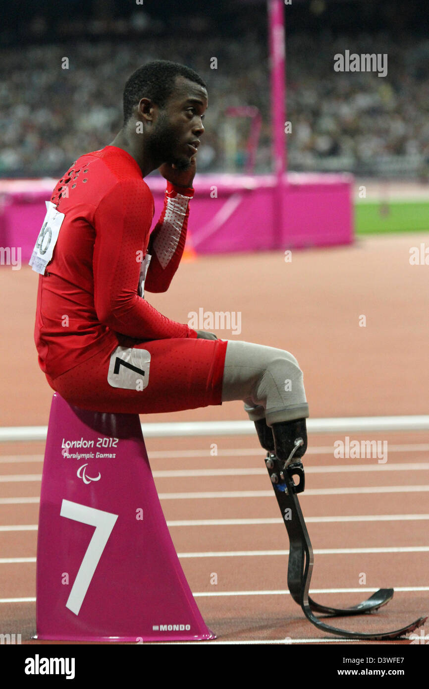 Blake Leeper of the USA at the start of mens 400m - T44 in the Olympic ...