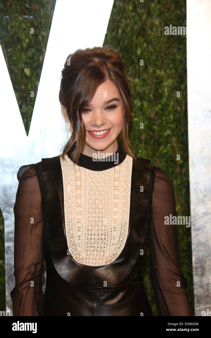 Actress Hayley Atwell arrives at the Vanity Fair Oscar Party at Sunset ...