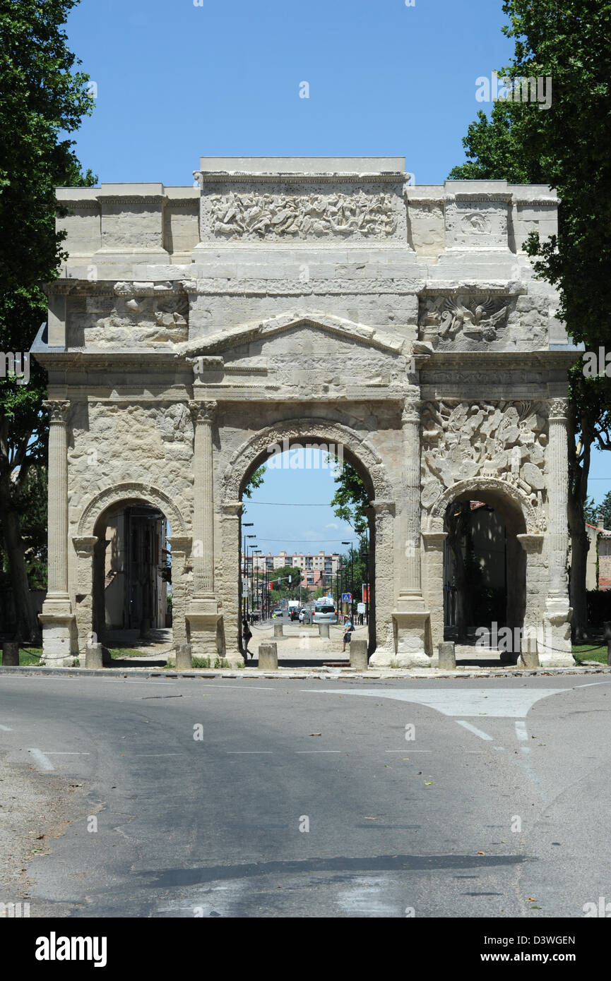 Roman Arc de Triomphe at Orange on france Stock Photo - Alamy