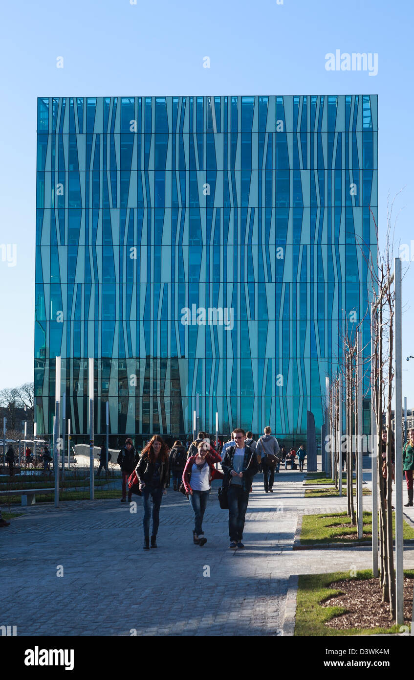 Sir Duncan Rice Library at Aberdeen University Stock Photo - Alamy