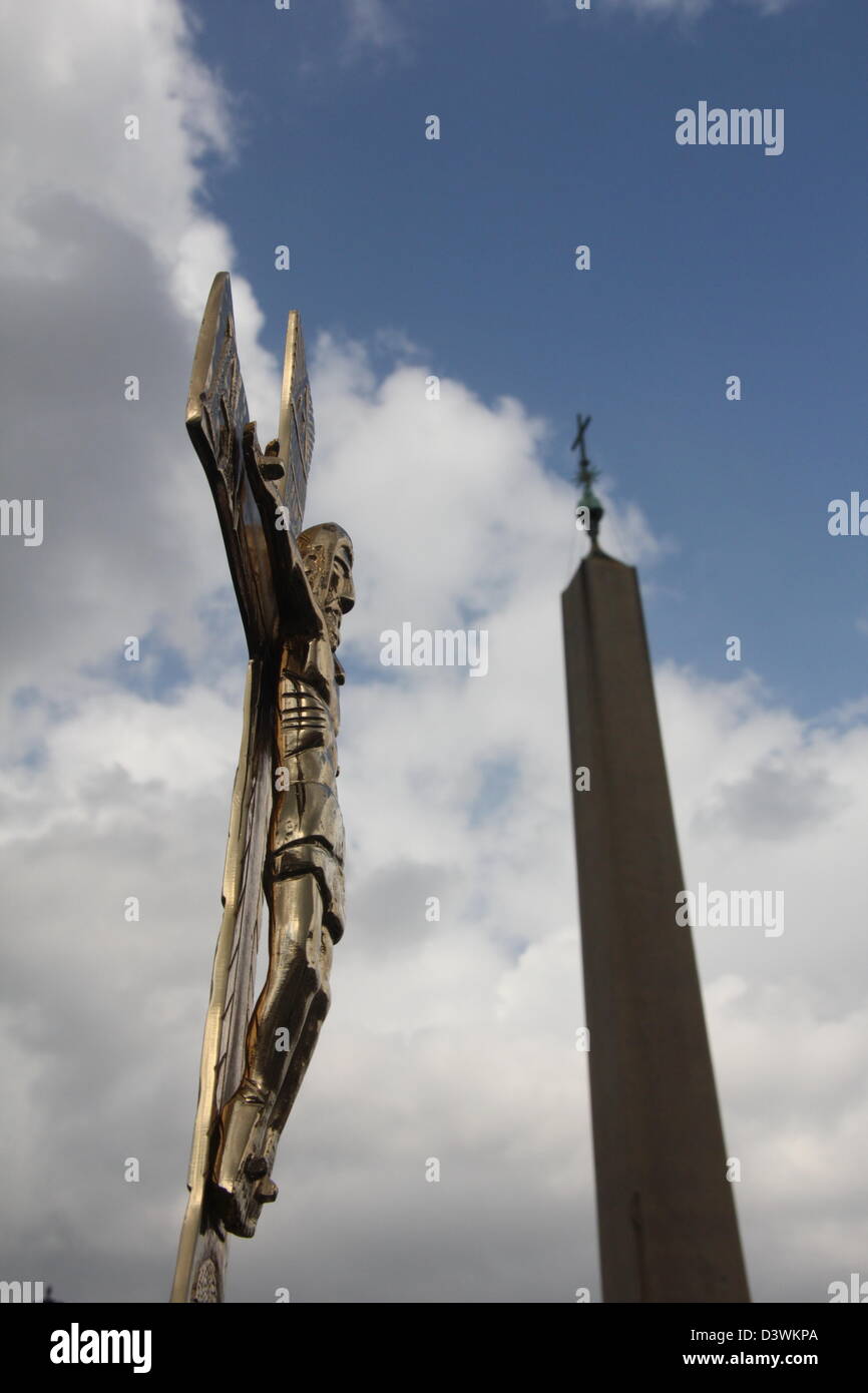 Priest final blessing mass hi-res stock photography and images - Alamy