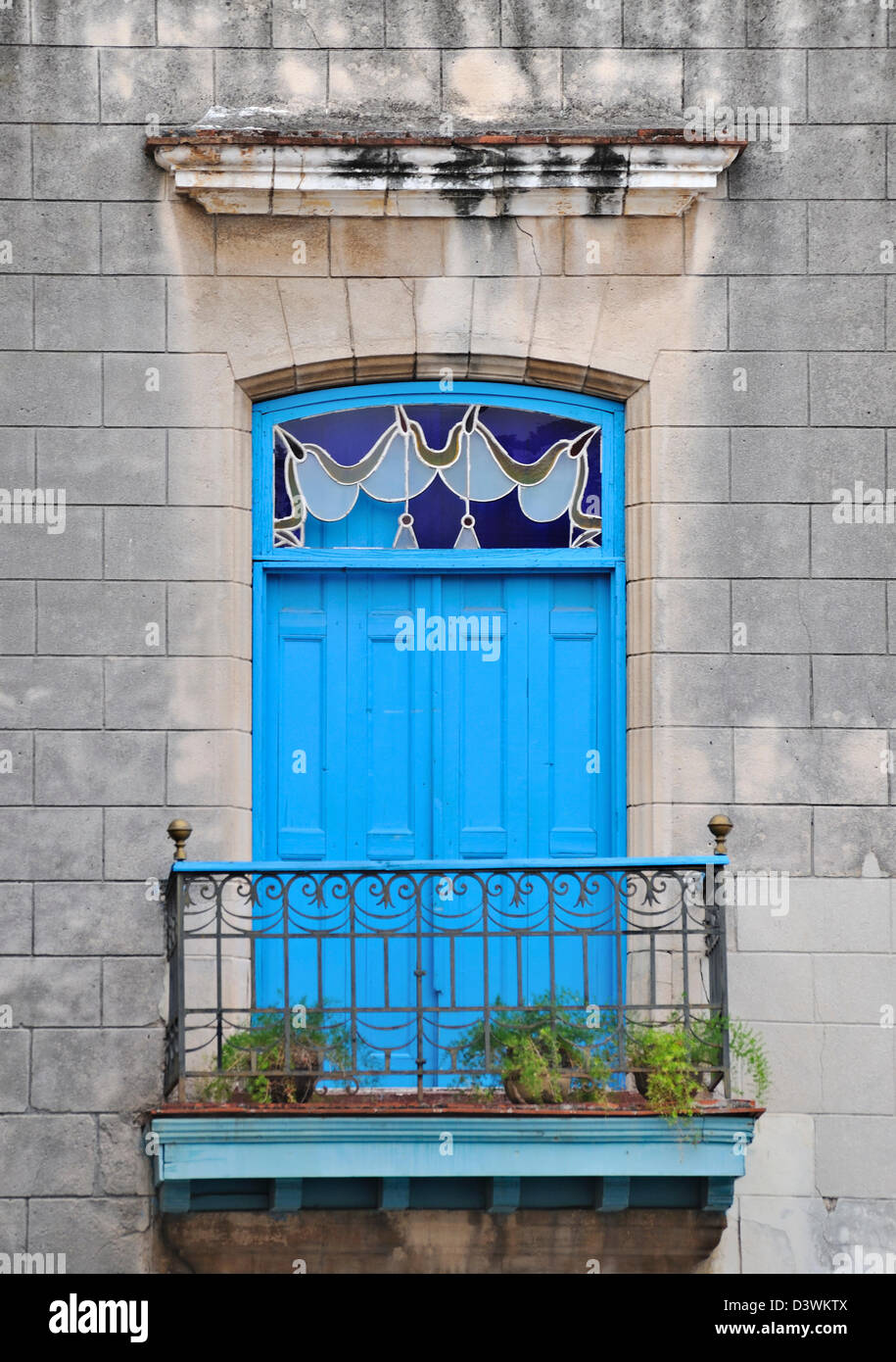 Facade with balconies, Havana, Cuba Stock Photo - Alamy