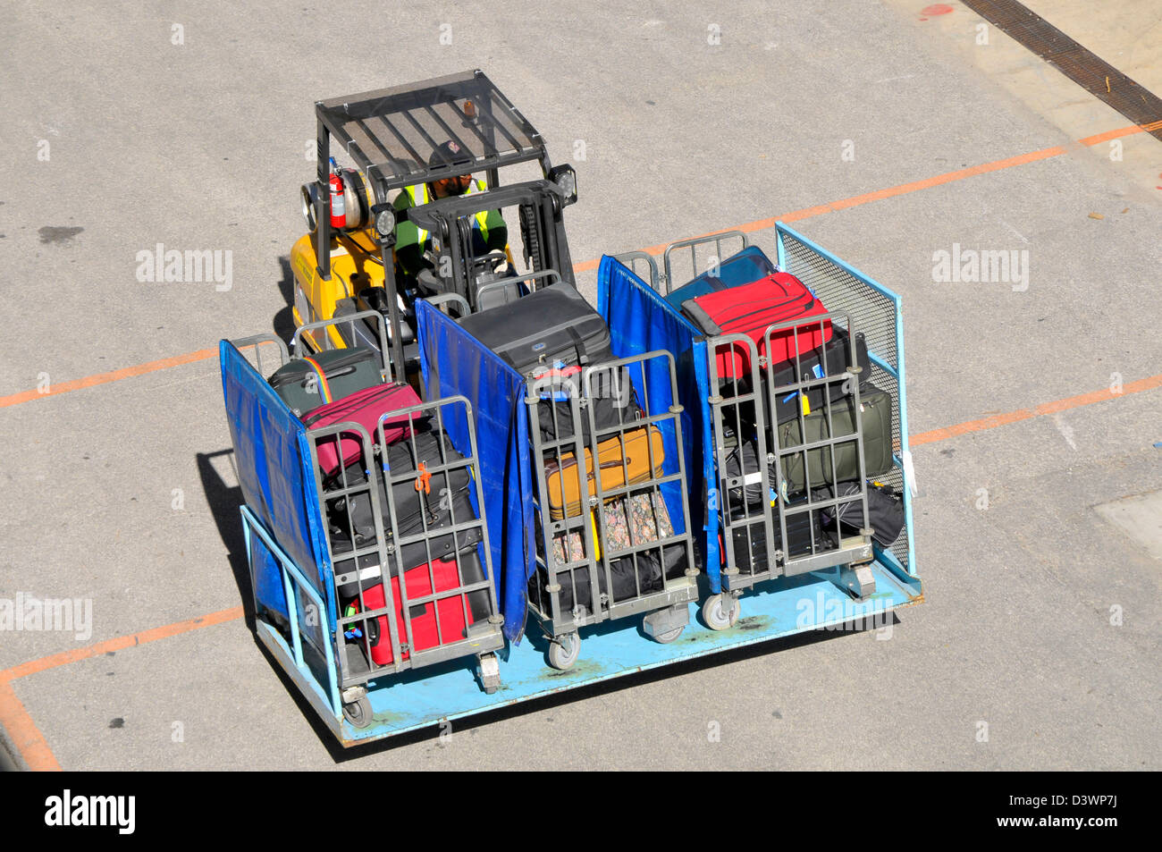 Dock workers at u.s. port hi-res stock photography and images - Alamy