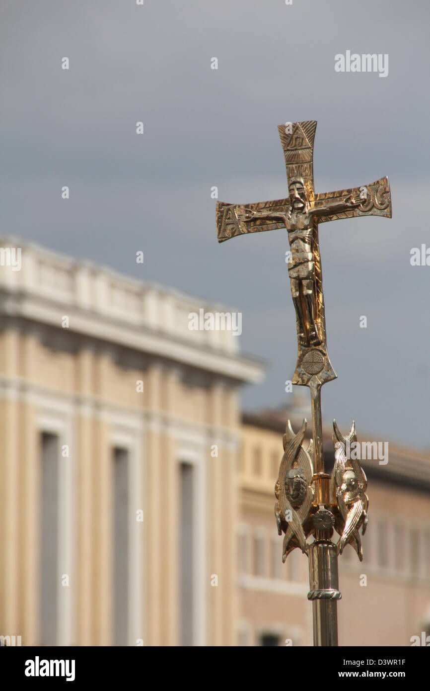 Priest final blessing mass hi-res stock photography and images - Alamy