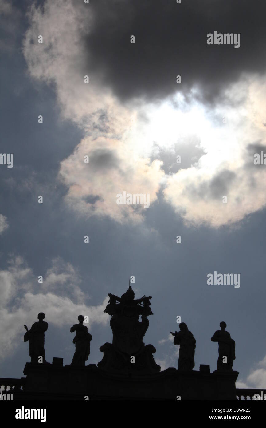 Priest final blessing mass hi-res stock photography and images - Alamy