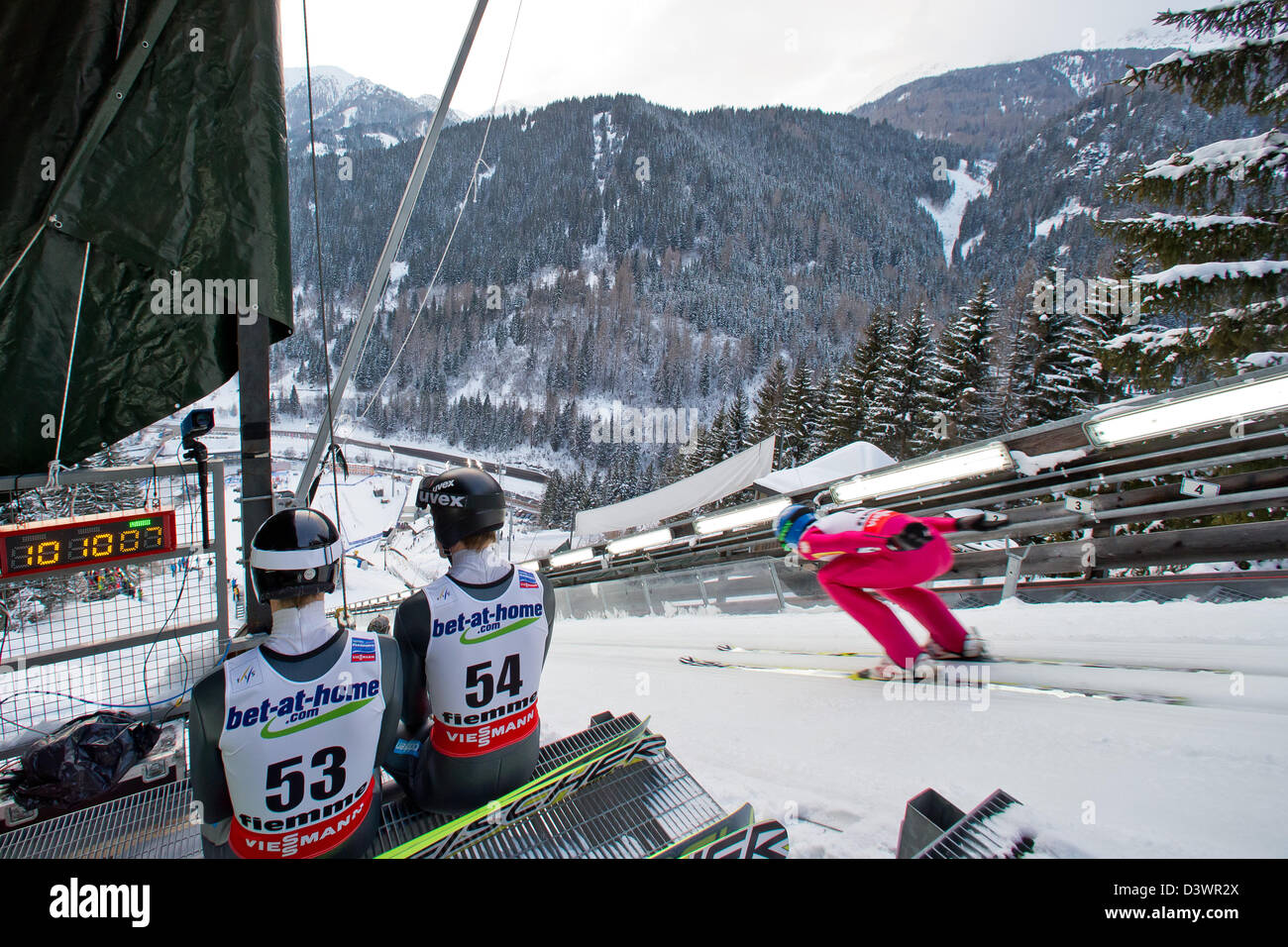 Rune Velta (l) and Andreas Stjernen of Norway are waiting for their ...
