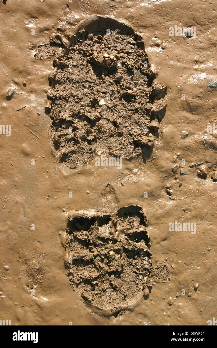 Boot print mud hi-res stock photography and images - Alamy