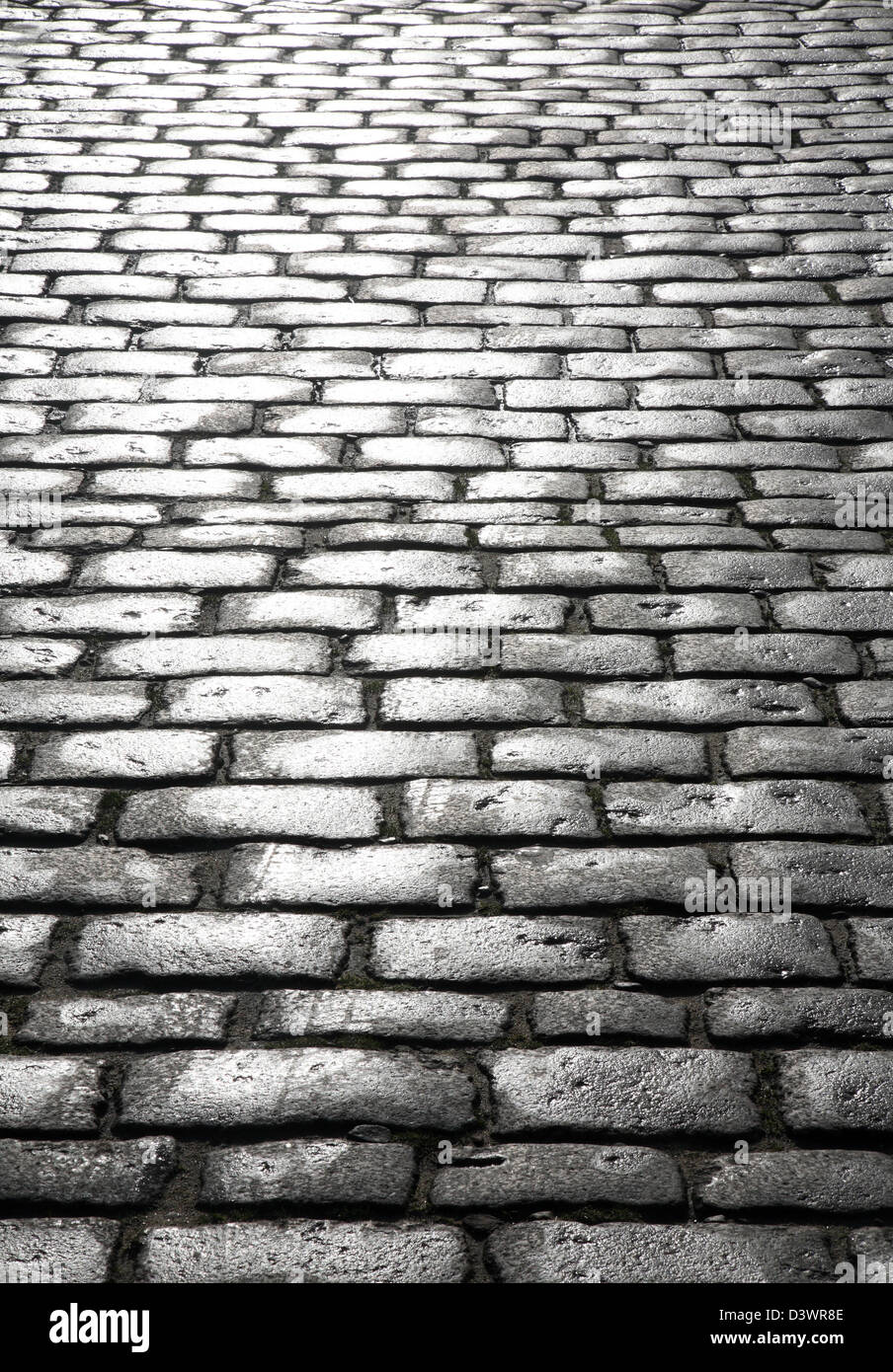 Wet cobbles cobblestones hi-res stock photography and images - Alamy