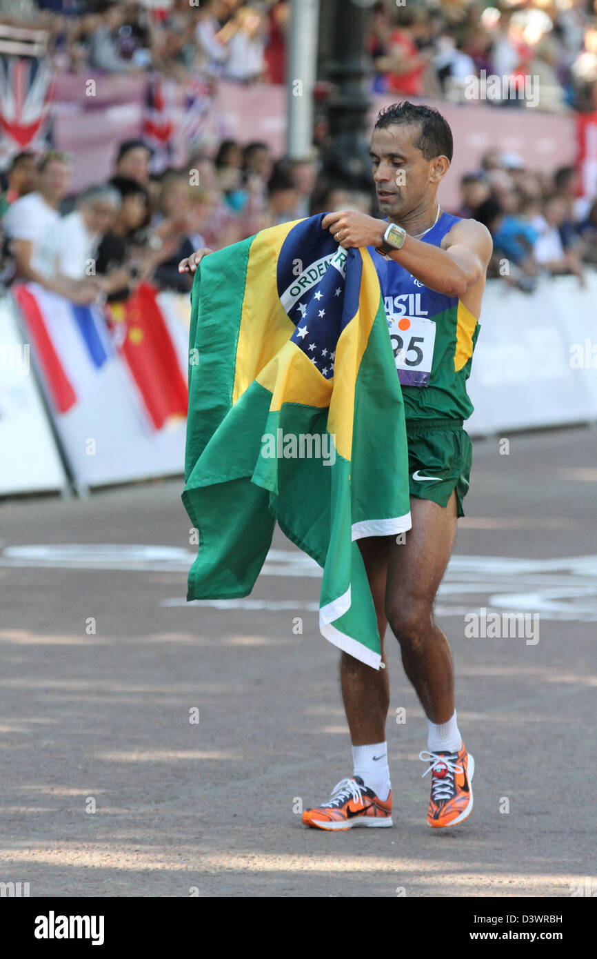 Wins gold hi-res stock photography and images - Alamy
