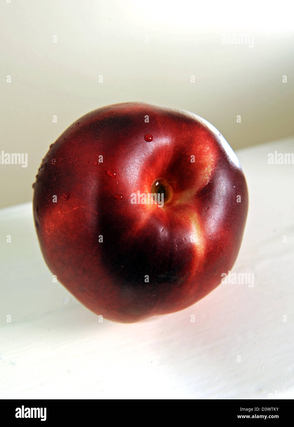 Fresh ripe nectarine fruit still life Stock Photo - Alamy