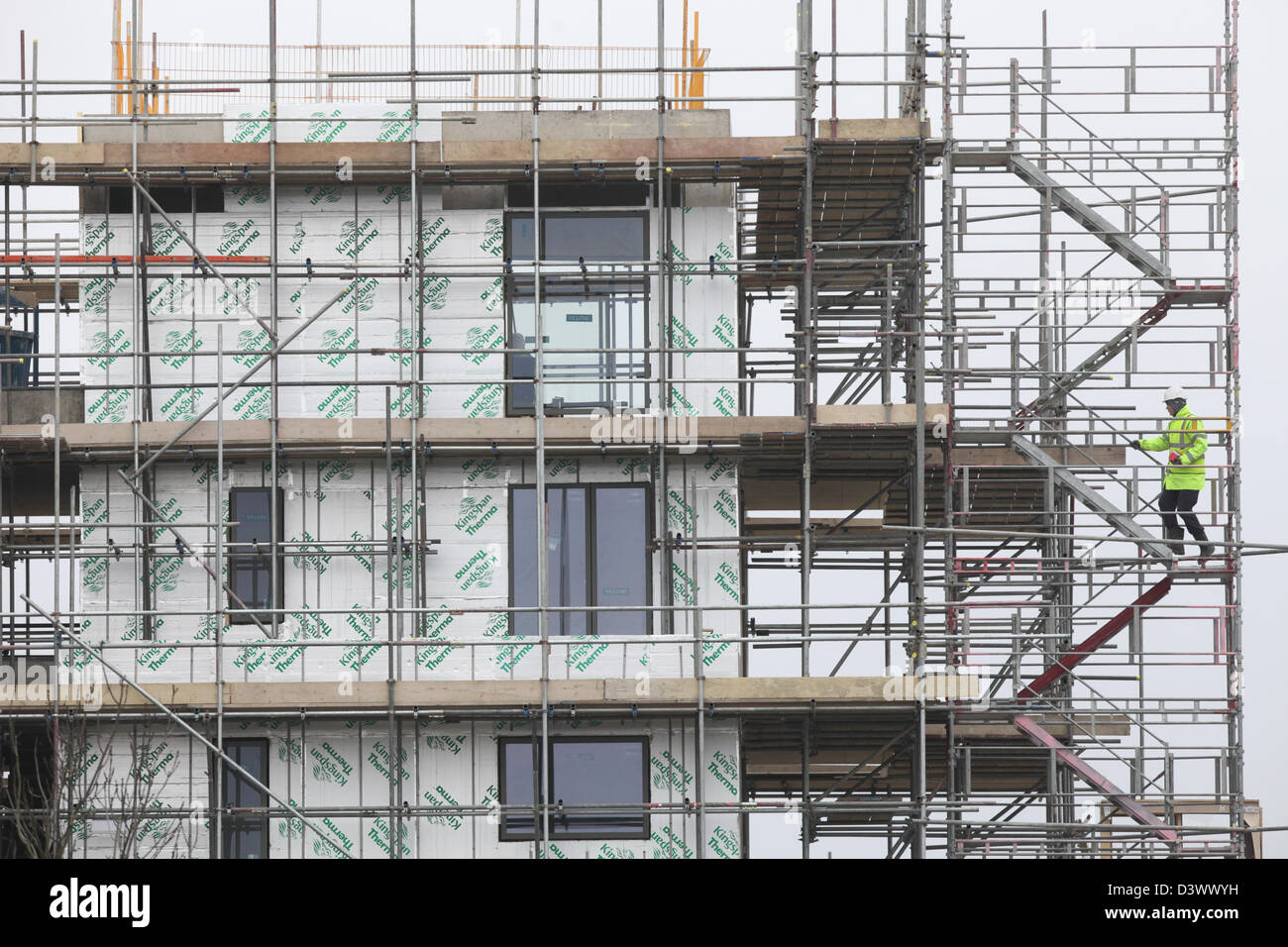 BUILDERS AT WORK ON NEW HOMES IN CAMBRIDGE Stock Photo - Alamy