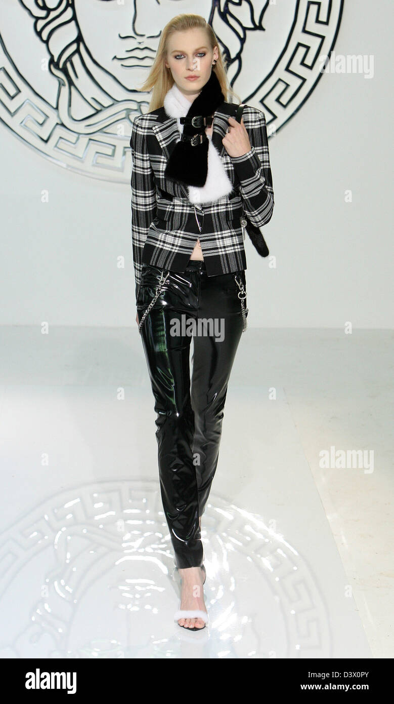 Versace A/W 2013/14 collection shown during the third day of Milan ...