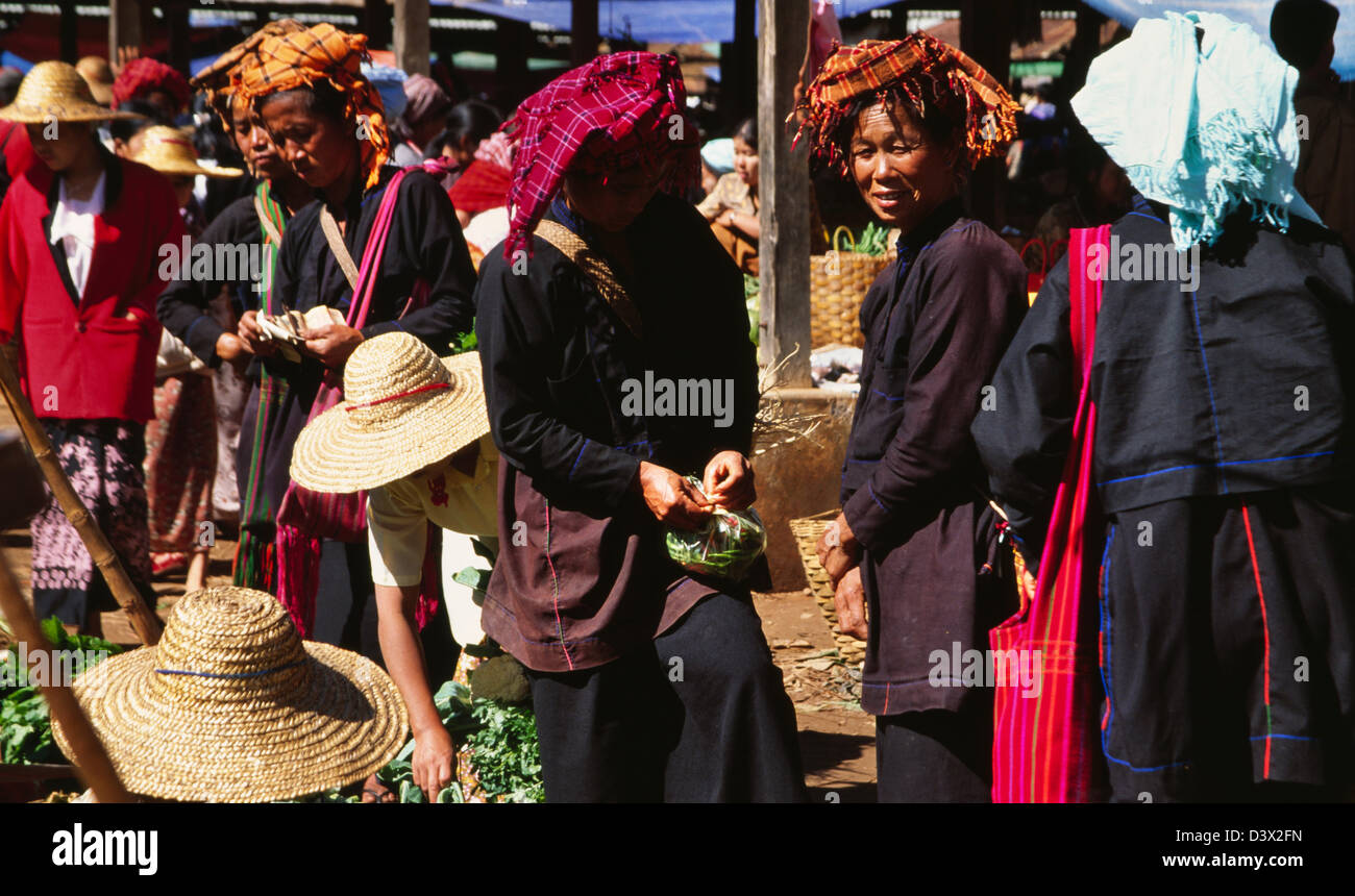 Mingala Market, Inle Lake, Myanmar Stock Photo - Alamy