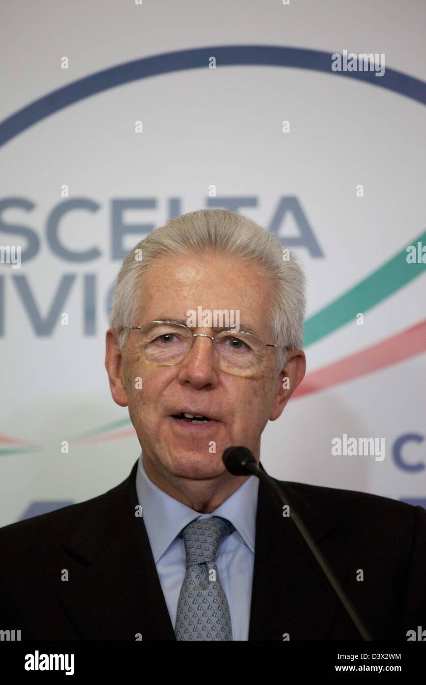 Rome press conference italian hi-res stock photography and images - Alamy